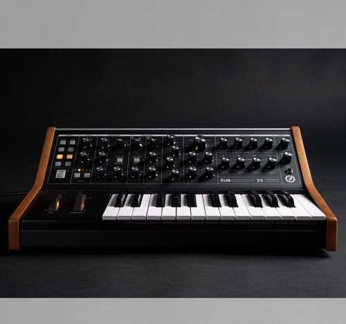 Moog Subsequent 25