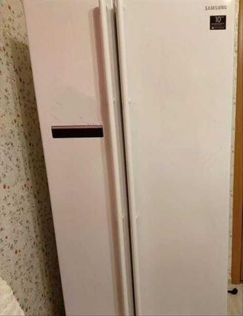 Холодильник б/у Samsung RSA1stwp