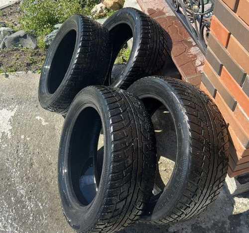 Kumho I'Zen RV Stud KC16 225/55 R18