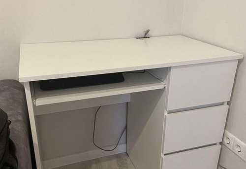 Компьютерный стол с ящиками как новый
