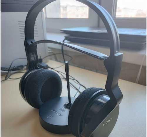 Беспроводные наушники sony MDR-RF811R