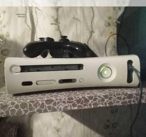 Xbox 360 полу рабочий