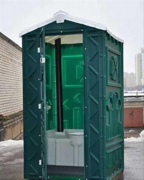 Мобильная зеленая туалетная кабина