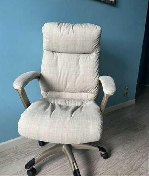 Мягкое компьютерное кресло
