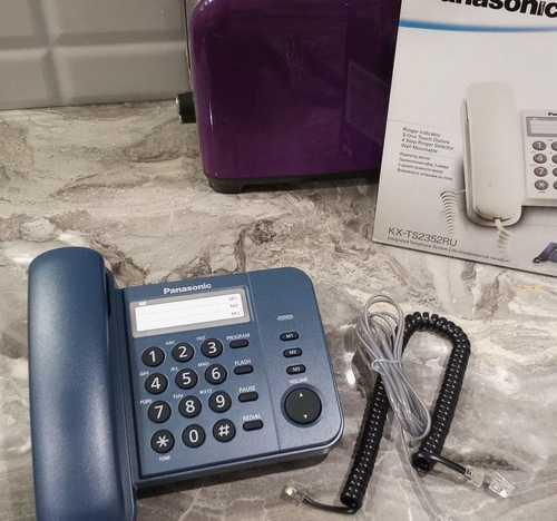 Телефон Panasonic KX-TS2352RU