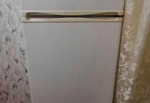 Холодильник snaige fr 275 рабочий.Литва.170 высота