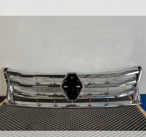 Решетка радиатора Renault Duster 2010-2015