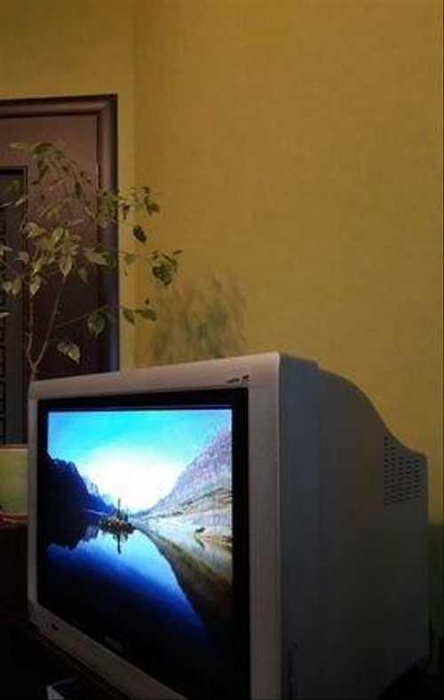 Телевизор philips 32PW9551 с ЭЛТ и плоским экраном