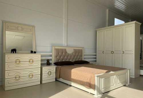 Спальня Троя : кровать, шкаф, тумбы