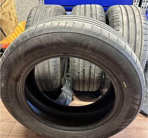 Nokian Tyres Hakka Black 2 SUV 235/65 R18