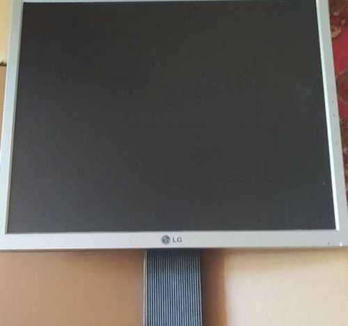 Монитор LG flatron L1752