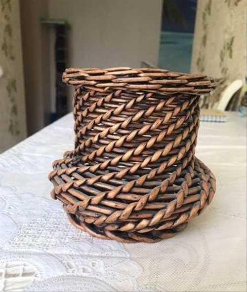 Плетеная корзинка ваза
