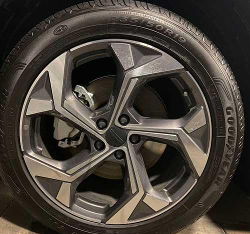 Goodyear EfficientGrip Performance SUV 235/50 R19