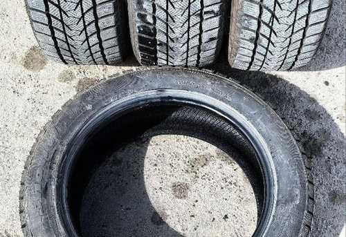 Tri Ace Snow White II Stud 215/55 R17 98H