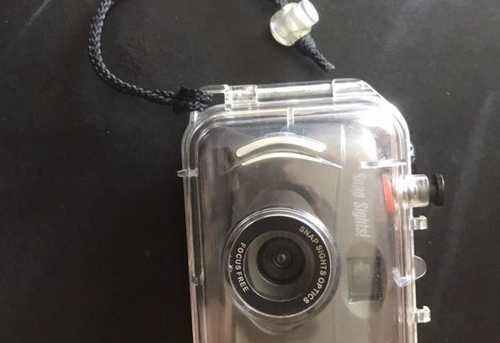 Старый пленочный фотоаппарат