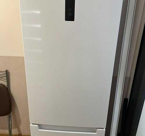 Холодильник Indesit ITS 5200 W
