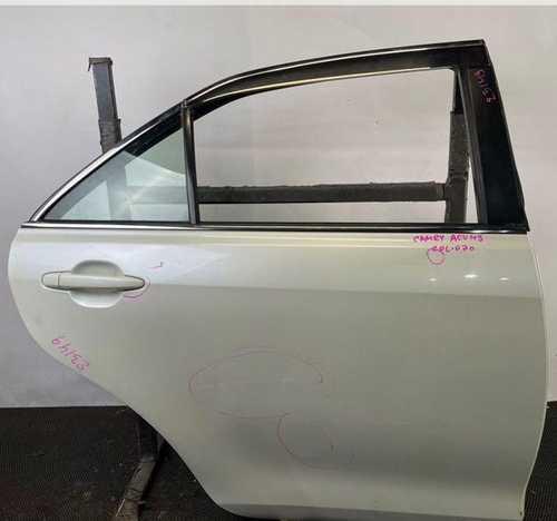 Задняя правая дверь Toyota Camry XV40