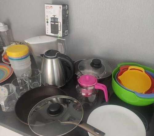 Кухонная утварь б/у (сковорода, чайник, кастрюля)
