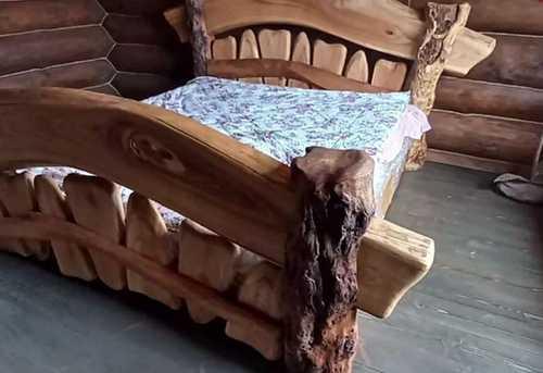 Кровать двухспальная из массива дерева