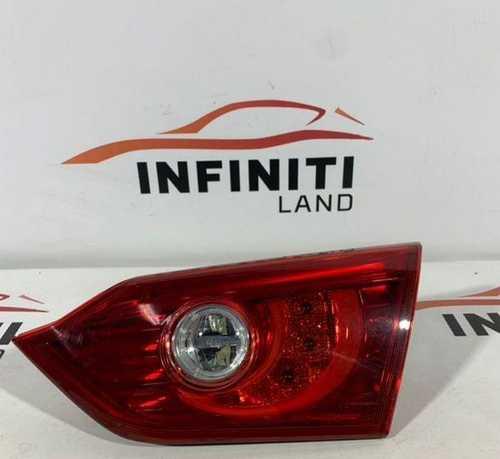 Фонарь в крышку багажника правый Infiniti Q50 V37