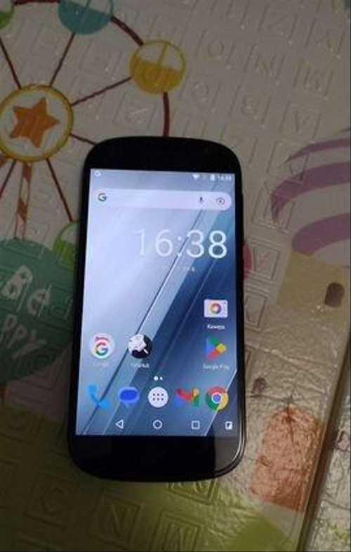 Телефон YotaPhone 2