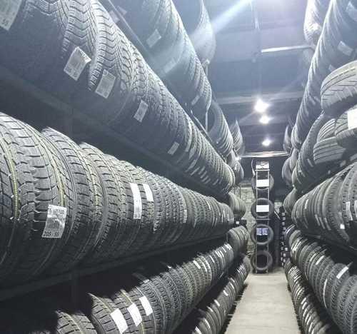 Bridgestone Blizzak VRX2 245/45 R17 90L