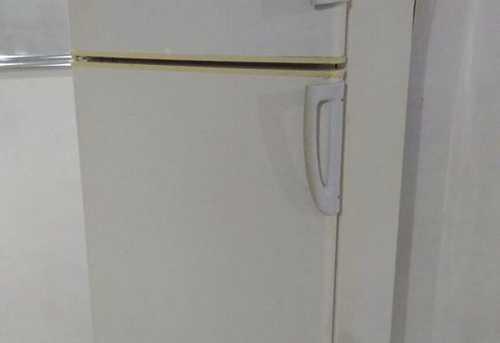 Продам 2-х камерный холодильник "Stinol"