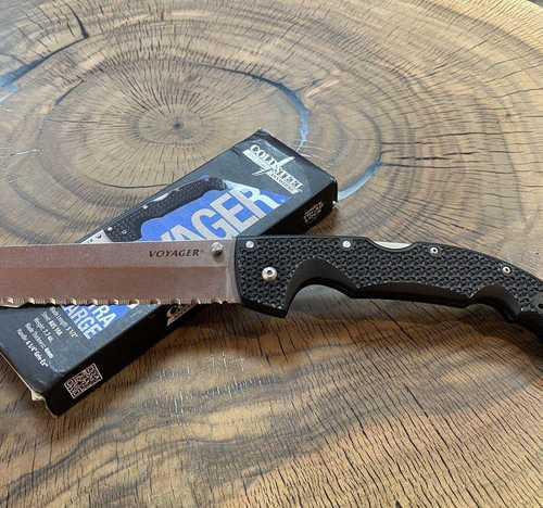 Нож Cold Steel Voyager XL Tanto Serrated