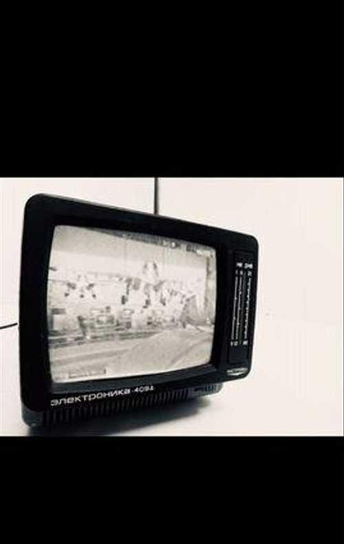 Раритетный переносной телевизор винтаж СССР