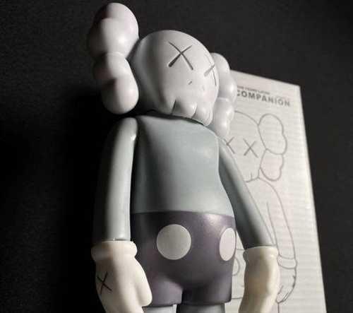 Фигурка kaws