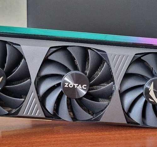 Zotac Gaming GeForce RTX 3070 Ti AMP Holo