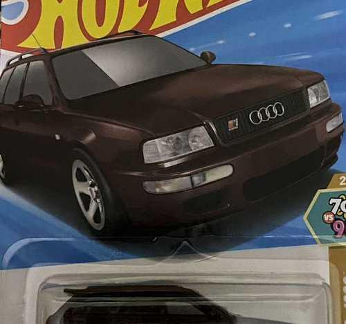 Модель автомобиля audi RS 2