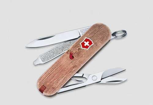 Нож Victorinox 0.6223.L1706 Classic Woodworm
