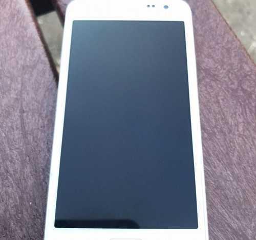 Samsung Galaxy A3 SM-A300F, 16 ГБ