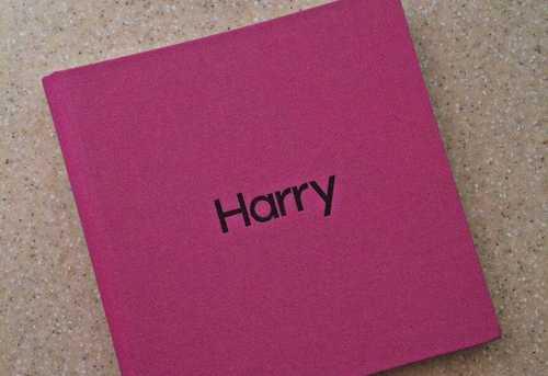 Книга с полароидными фотографиями Harry Styles