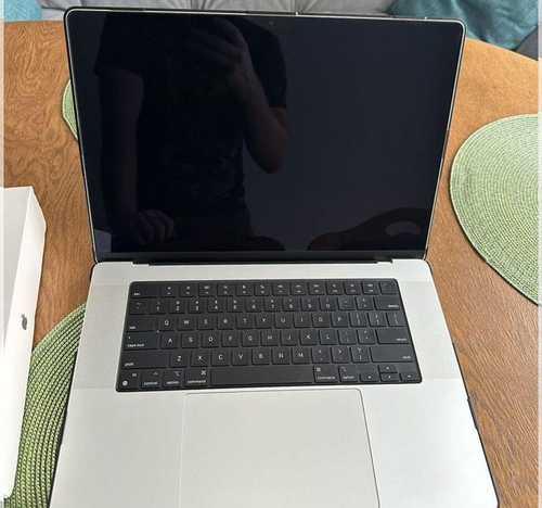 Apple macbook pro 16 m1 512gb