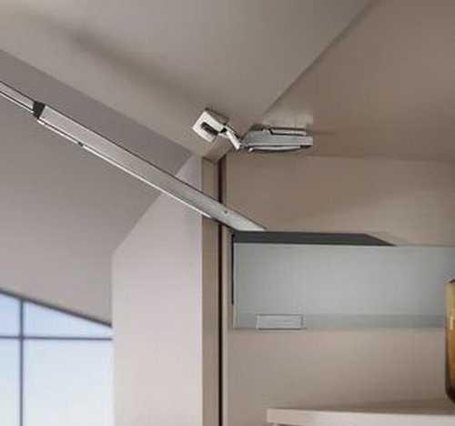 Фурнитура Blum Aventos HF Top