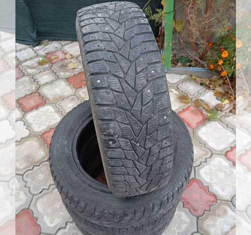 Dunlop SP Winter Ice02 175/65 R14 82T