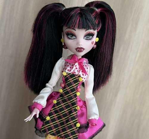 Monster high Дракулаура