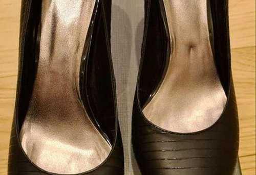 Туфли женские Carnaby. 39, кожа, черные