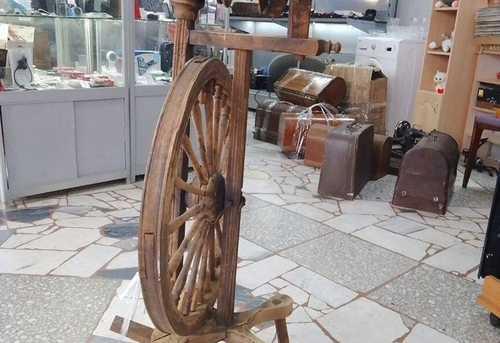 Прялка деревянная старинная с колесом