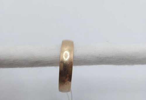 Золотое обручальное кольцо деформированное (8460)