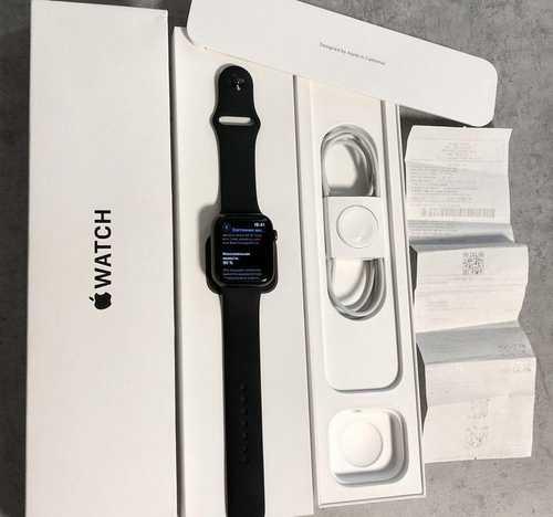 Apple Watch SE 44 mm с Чеком, 90% акб