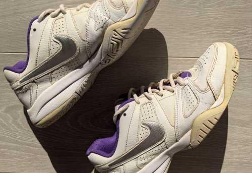 Теннисные кроссовки Nike женские EUR 37.5