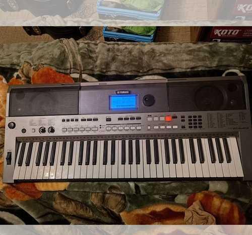 Yamaha psr e443