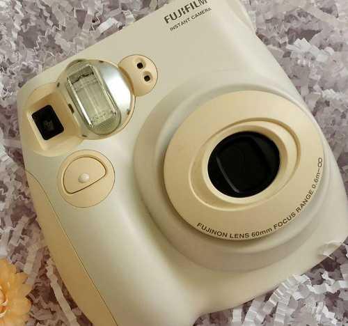 Фотоаппарат моментальной печати instax mini 7s