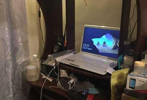 Компьютерный стол для ноутбука или нетбука