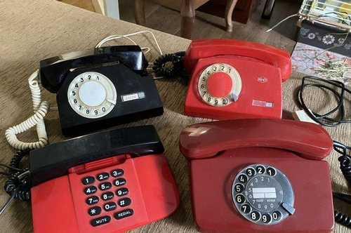 Старый советский телефон
