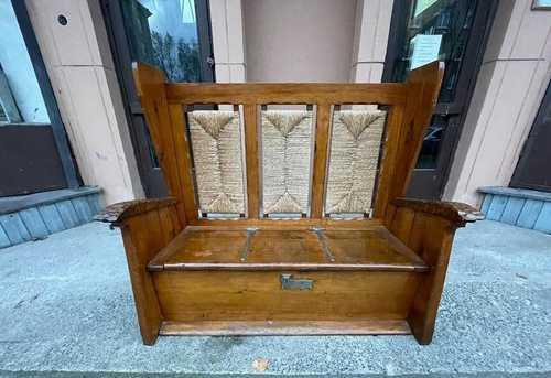 Антикварная скамейка, с отделением для хранения
