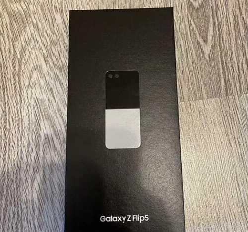 Samsung Galaxy Z Flip5, 8/256 ГБ